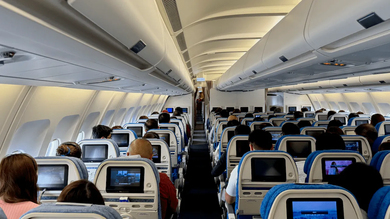 【經濟艙】國泰 A330-300 飛行體驗 | 香港-福岡 | CX588 | FlyAsia