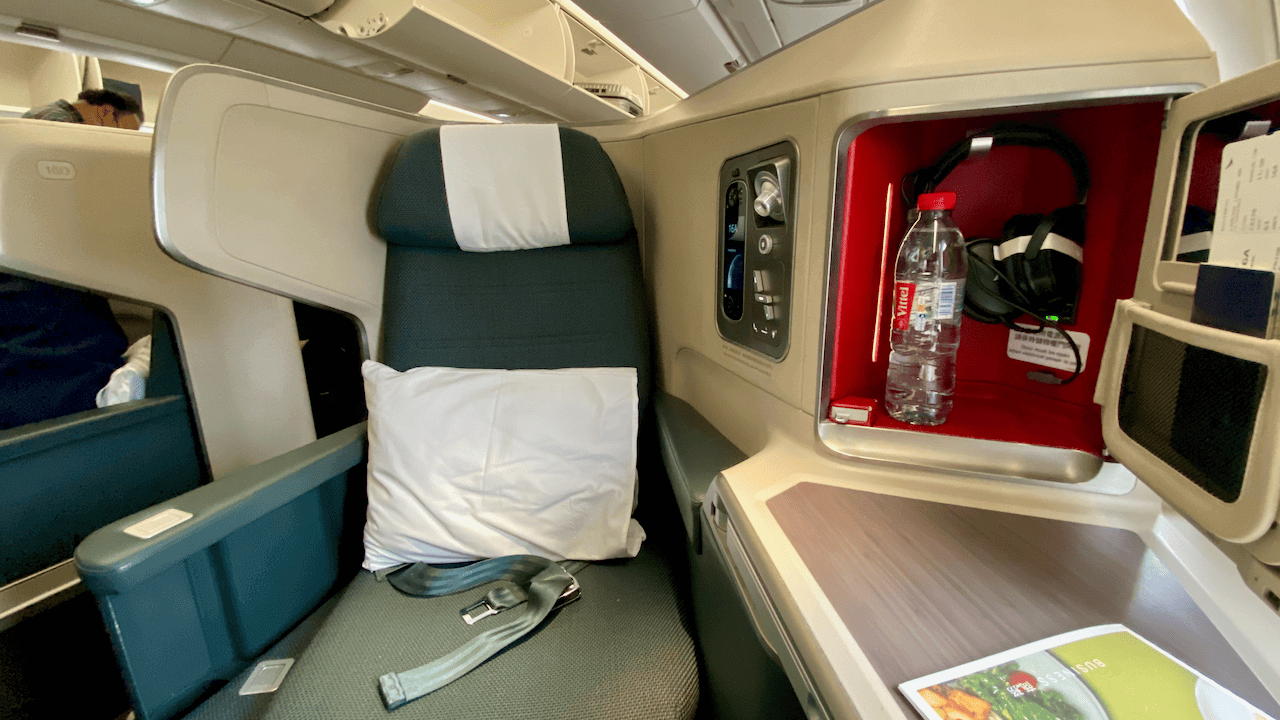 【商務艙】國泰 A351 飛行體驗 | 阿姆斯特丹-香港 | CX270 | FlyAsia